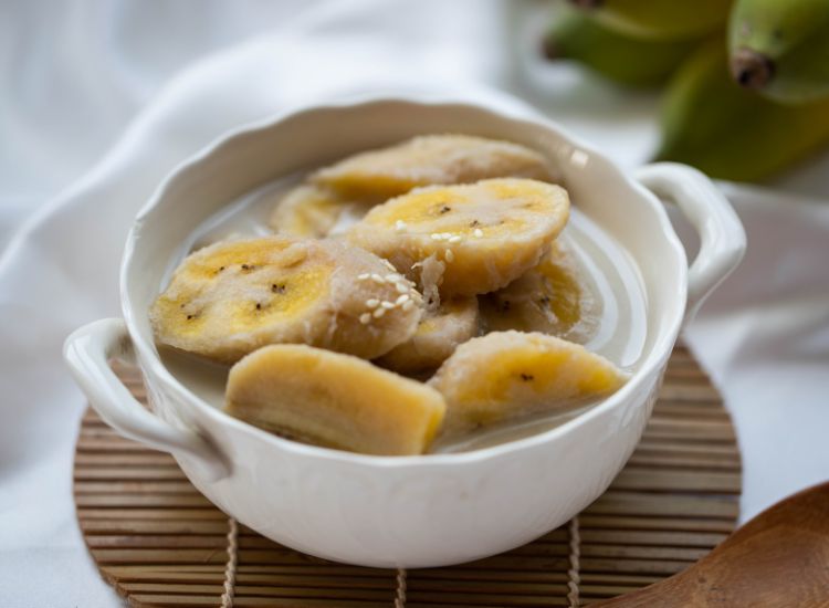 Kluay Buat Chi – Recette traditionnelle de bananes thaïlandaises à la ...