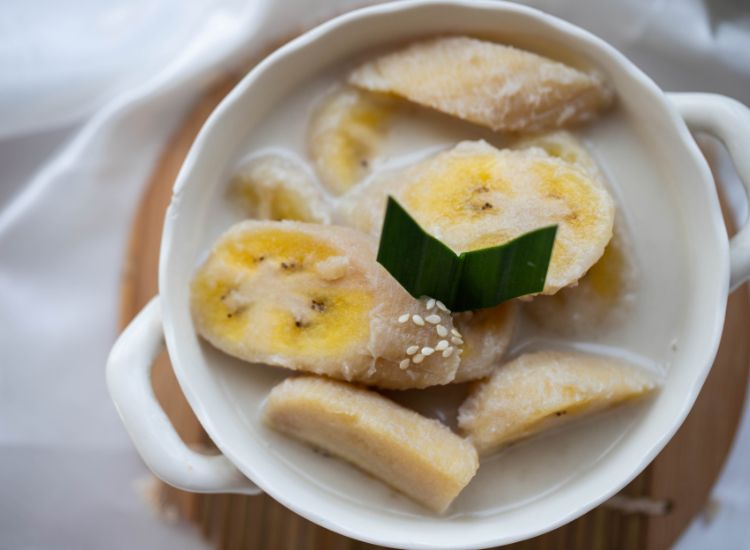 Kluay Buat Chi – Recette traditionnelle de bananes thaïlandaises à la ...
